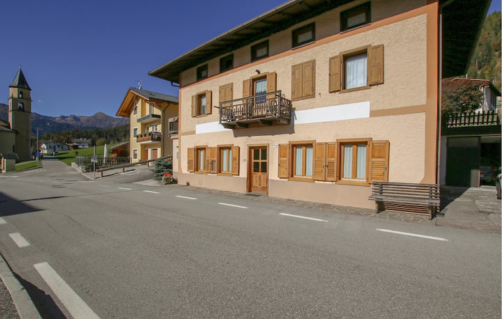 2 Bedroom Lovely Apartment In Frazione Zortea - San Martino di Castrozza