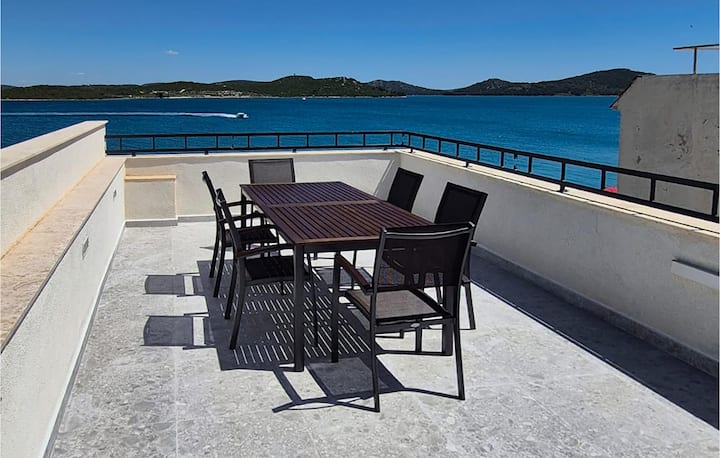 Nice Home In Betina With Wifi - Murter