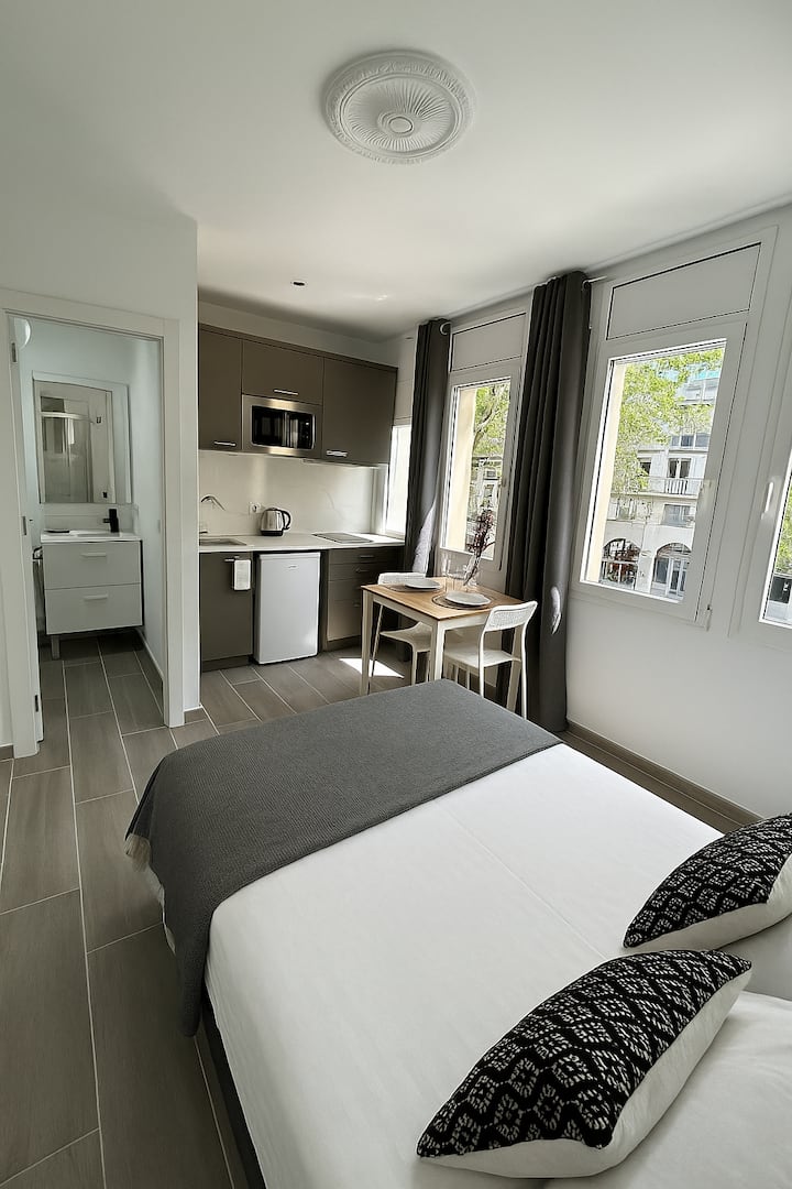 The Gothic Stay – Classic Meets Modern - 