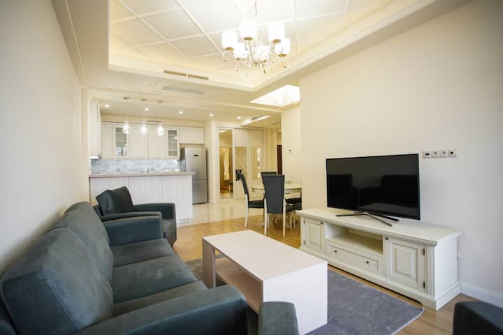 Luxurious • 2 Bdr W/balcony • Perfect Location - Yerevan