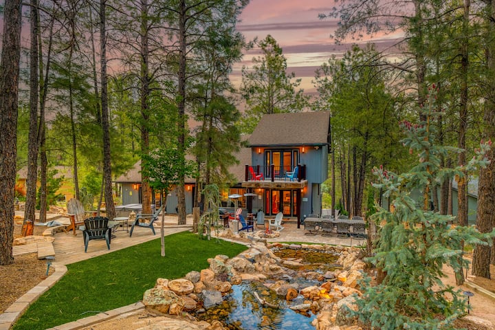 Big R Lodge | Hot Tub & Arcades | Near Downtown - Flagstaff, AZ