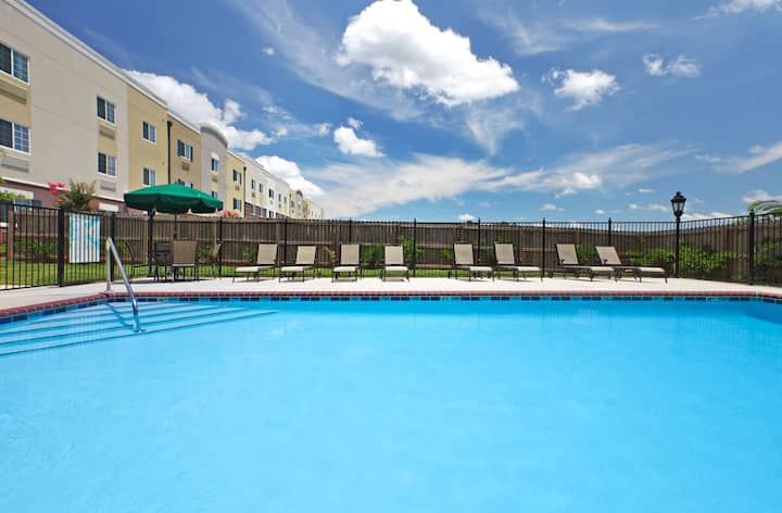 4 Suites Perfect For Magic Springs Family Trips - Hot Springs, AR