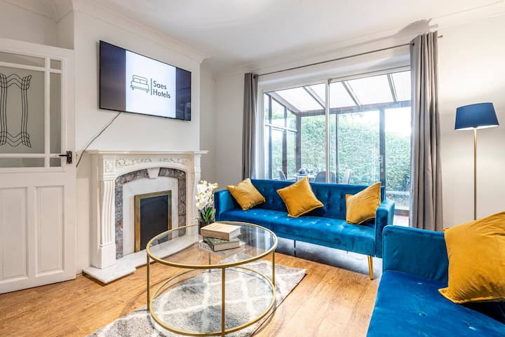 Lovely Home L Free Parking, Wifi & Bbq L Sleeps 9! - Newcastle-under-Lyme