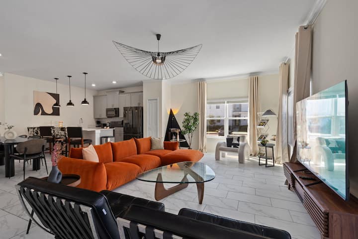 Spacious 5br Family Retreat W/ Private Pool - Kissimmee, FL