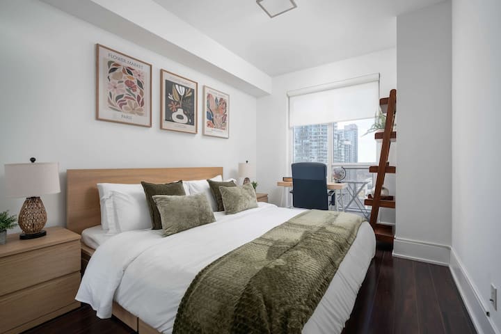 Luxury King Bed Downtown Cn Tower Steps Away! - Toronto