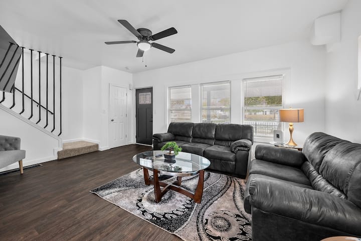 Quiet Detroit 3br | Near Downtown + Wifi - Dearborn