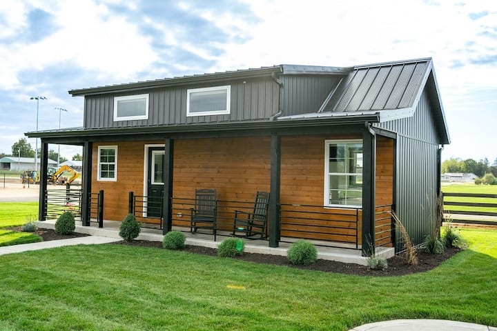Serene Sanctuary | Tiny Home #1 In Amish Country! - Shipshewana, IN