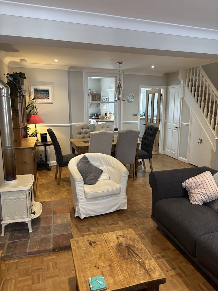 Gull House - Stylish Townhouse In Poole Old Town - Sandbanks