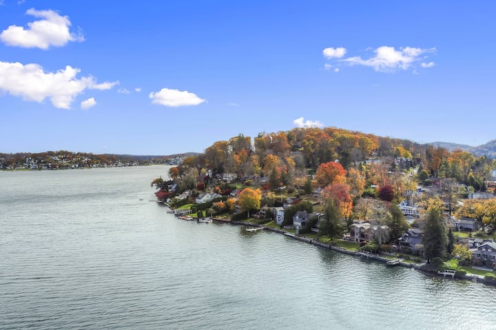 Candlewood Isle, Ultimate Lake Getaway: Sleeps 8, - Bethel, CT