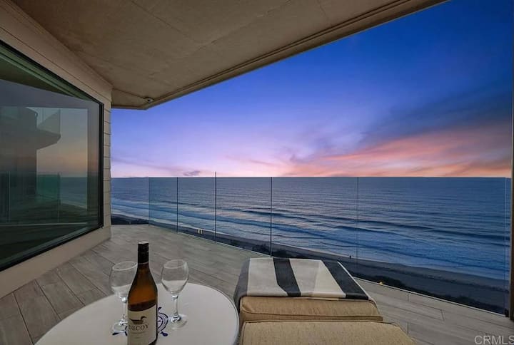 Beach Haven | Pool, Spa, Pickleball, Coffee Shops - Del Mar, CA