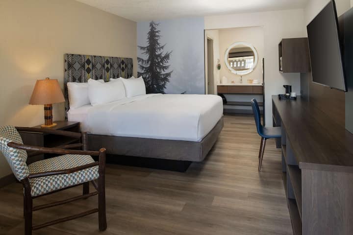 Beautiful Studio | King Size Bed | Near Water View - Port Angeles, Washington