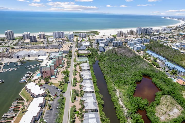 Ft. Myers Beach Escape | Pool + Canal Views - Fort Myers Beach, FL