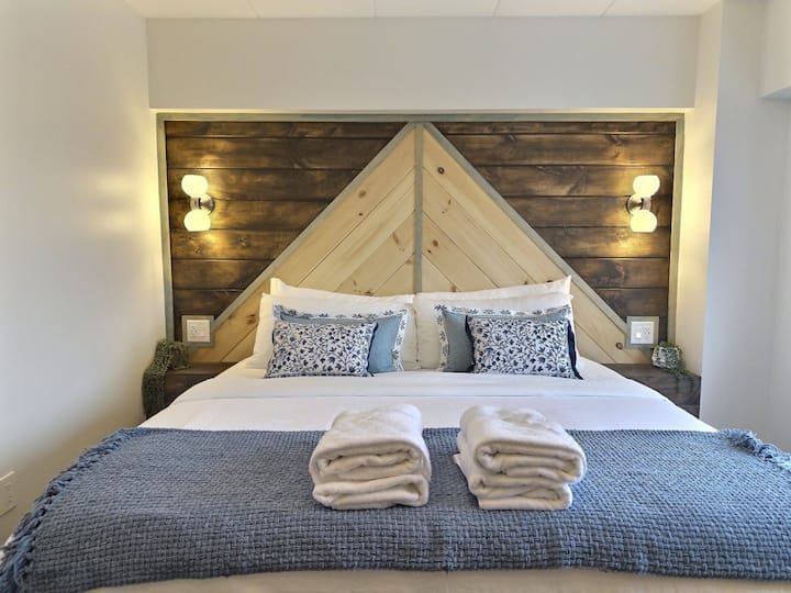 Scandibearia- Sauna, Shuttle, Pool , Hot Tub - Killington, VT