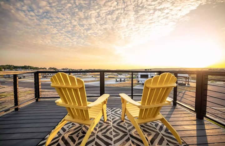 Cottage On The Hill - Luckenbach, TX