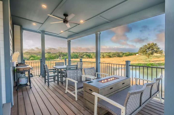 Just Horsin' Around - Luckenbach, TX