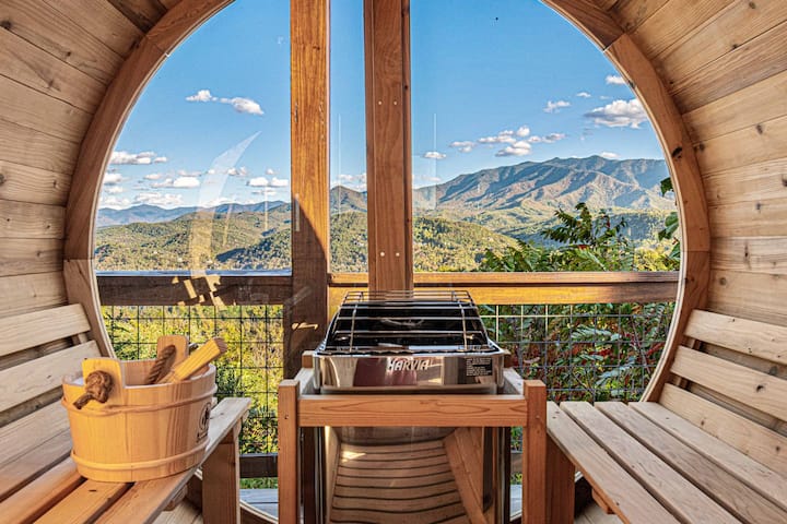 Epic Mt Leconte View | Luxury Stay | Sleeps 18 - Gatlinburg, TN