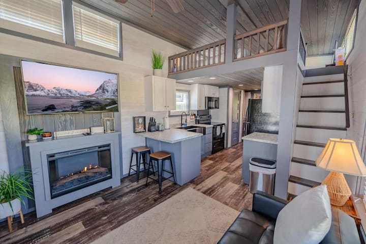 Hey Good Lucken - Luckenbach, TX