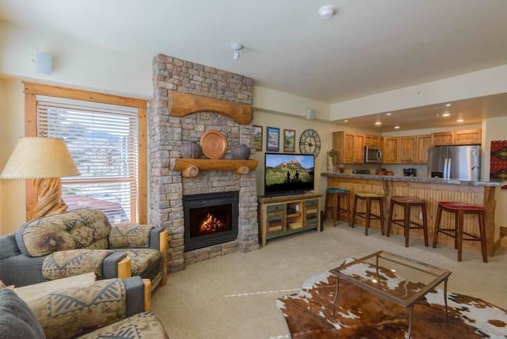 Black Bear Cabin, Shared Hot Tub, Walk To Slopes! - Crested Butte, CO