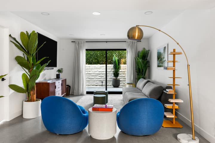 Modern Palm Springs Condo | Views, Pools & Tennis - Palm Springs, CA