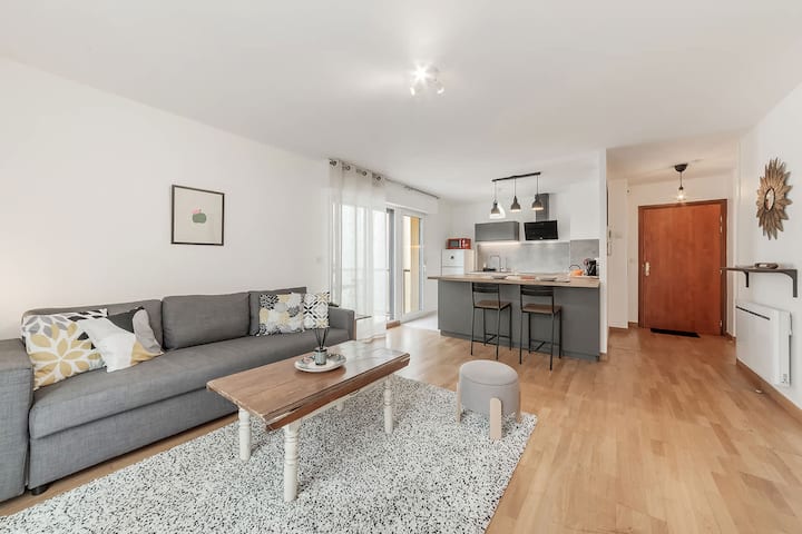 Deux Rives : Balcon, Parking, Ascenseur Et Proche - Rennes