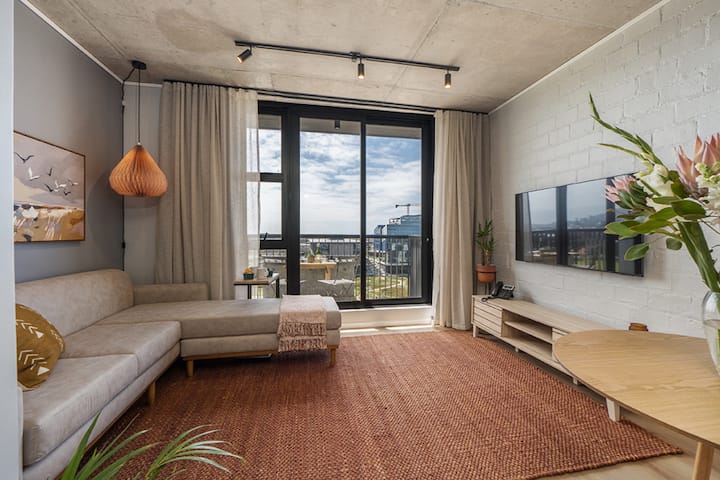 Sunbird Patio With Views, Parking And Pool - Cape Town