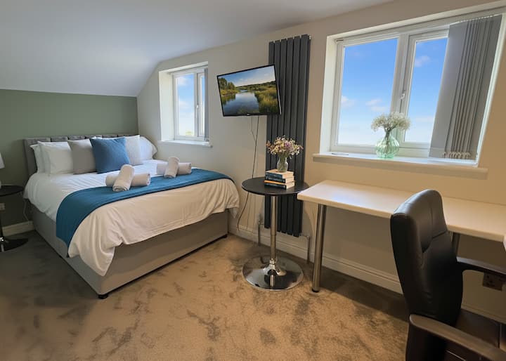 Walk To Addenbrookes! - Stylish 1 Bed Apartment - Cambridge