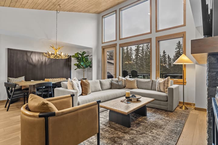 Luxurious Private Sauna | 4bd Townhome - Canmore