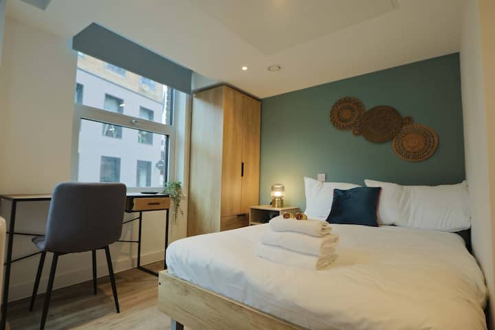 Studio Flat Close To Queen Square - Flat 3a - Bristol