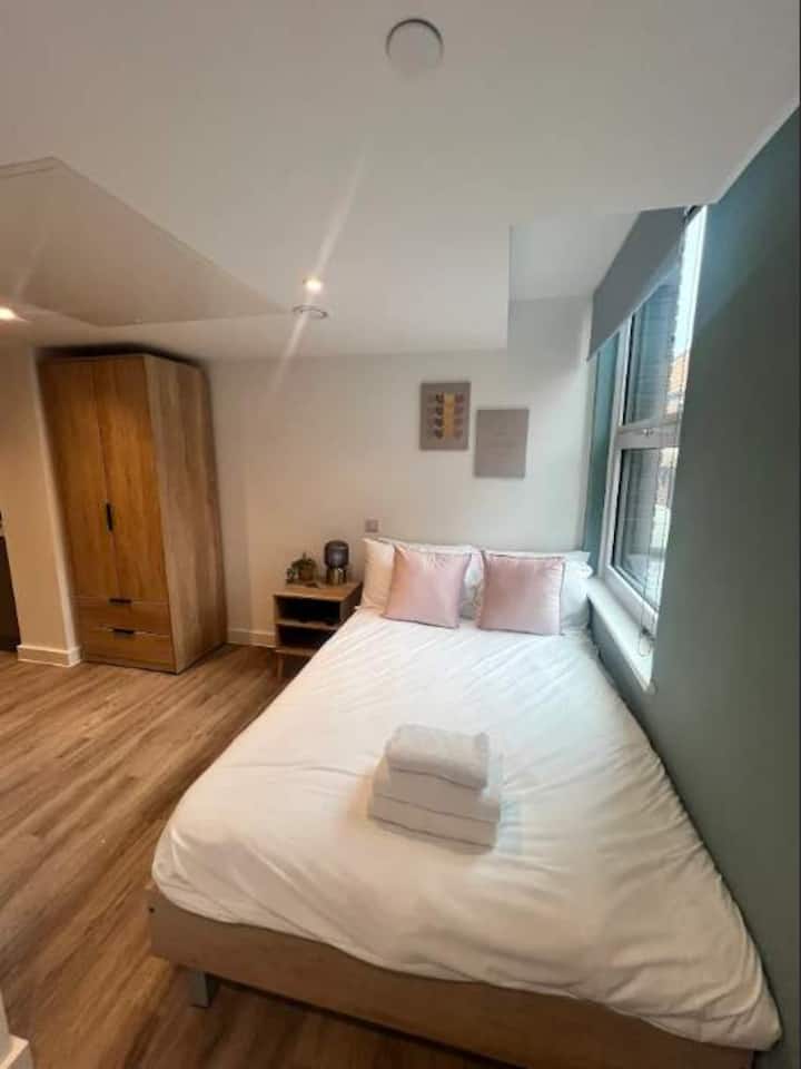 Studio Flat Close To Queen Square - Flat 4b - Bristol