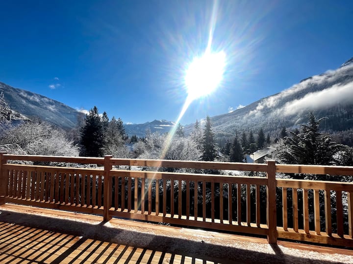 South-facing Chalet With Views - Pelvoux