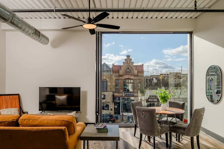 Modern City View 1br Apartment With Office - Free - Appleton, WI