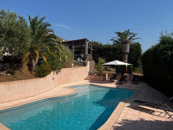 Maison Avec Piscine Et Vue Imprenable à Fréjus - Fréjus