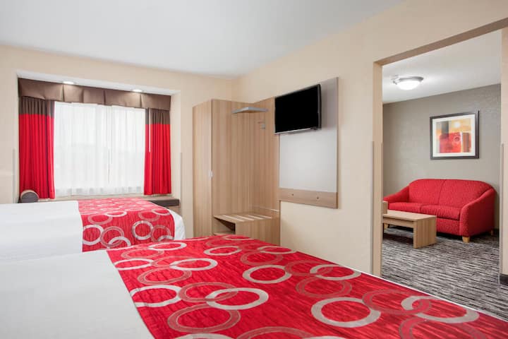 Microtel Charleston Wv | 2q Suite | Family Stay - Charleston, WV