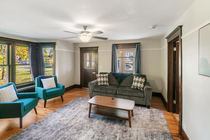 Warm 5 Bed Libertyville Getaway Close To Navy Base - Lake Forest, IL