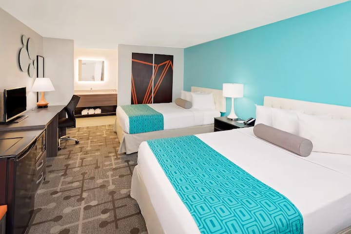 2q Beds | Howard Johnson Florence | Family Stay - Darlington, SC