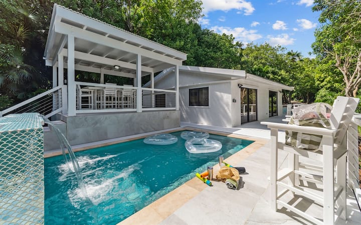 Walk To Dining - 2 Mins To Beach - Private Pool! - U.S. Virgin Islands