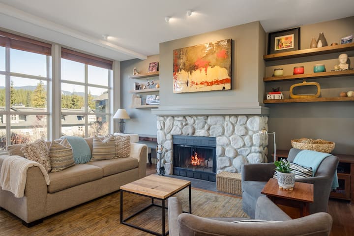 Wood Fire | Hot Tub | Mtn View | Ski Hill Shuttle - Whistler