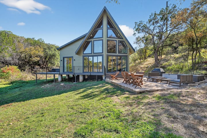 Lake Buchanan Stunning Views - 3 Br 3ba Fire Pit - Lake Buchanan, TX