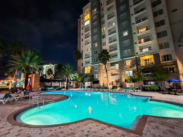 Modern Flat 4min From Universal – Up To 4 Guests - Orlando, FL