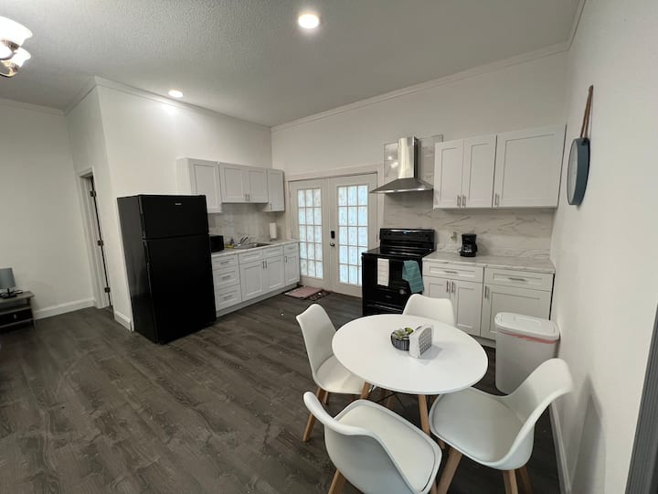 Lf Unit 4. Modern Studio In Lakeland - Lakeland, FL