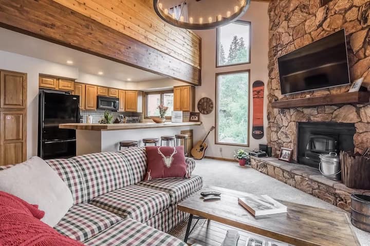 Spacious 3bd & Loft Villa - Convenient To Slopes - Mammoth Mountain, CA