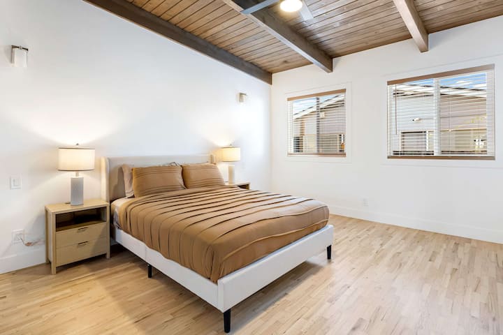 Luxury Noho Craftsman Near Universal & Hollywood - Los Angeles, CA