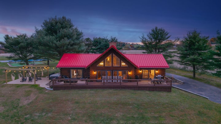 Majestic Views, Hot Tub, Pickleball, Putting Green - Pillow, PA