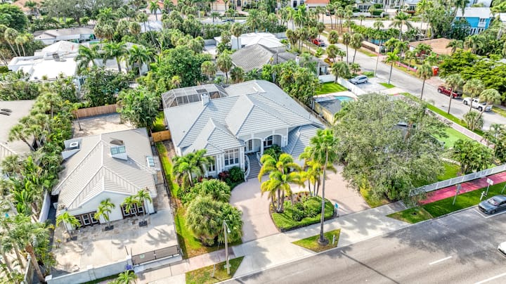 New! Lux, Pool, Spa, Walk To Beach & St. Armands - Sarasota, FL
