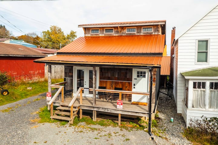 The Cozy Stumble Inn – Walk To Everything In Davis - Blackwater Falls State Park, Davis