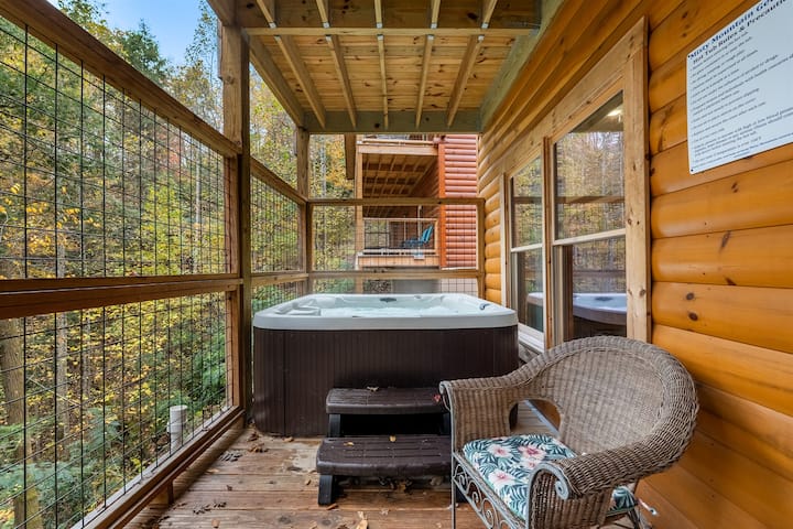Fall Spls! Views, Hot Tub, Arcade, Resort Pools - Gatlinburg, TN