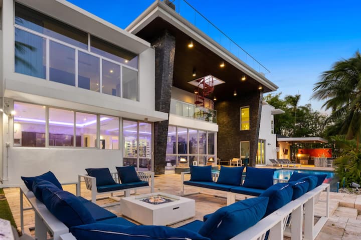 Las Palmas Royal Estate | Luxury Waterfront Villa - Fort Lauderdale