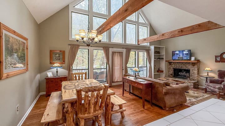 Creekside Chalet And Gardens - Helen, GA