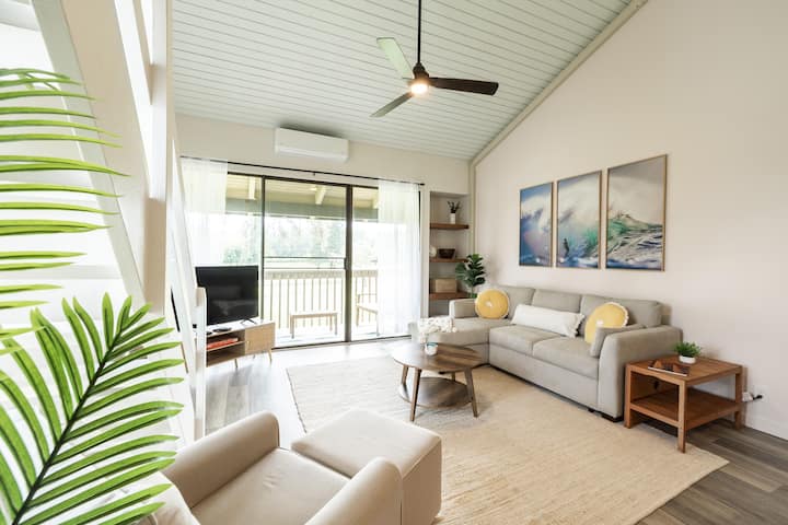 Charming Renovated Condo W/loft & Golf Views Near - Laie, HI