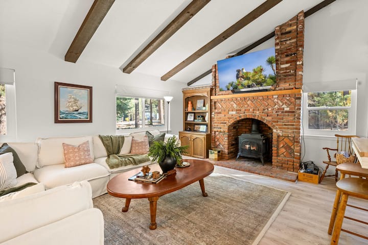 Aspen Sage Retreat Central Spa Game Room - Big Bear Lake, CA